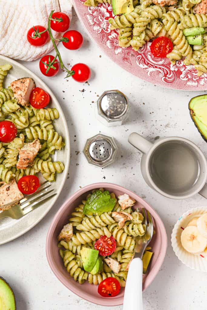 Easy Chicken Pasta with Creamy Avocado Sauce - Wooed By The Food